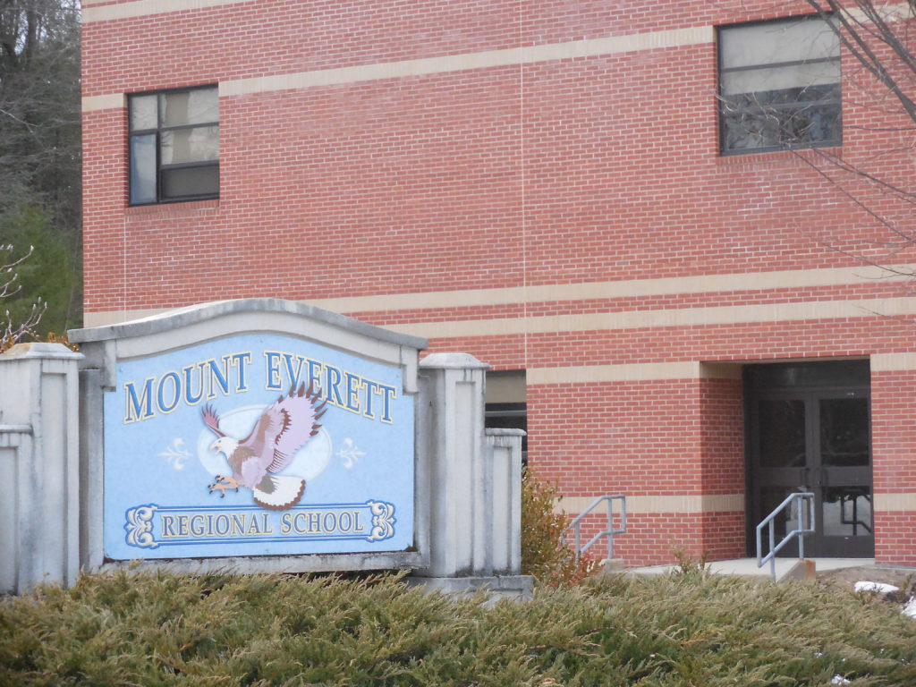Are New Yorkers moving to South County in droves? School enrollment and ...