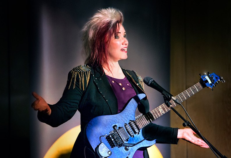 BITS & BYTES: Jennifer Batten guitar masterclass; Ventfort Hall ...