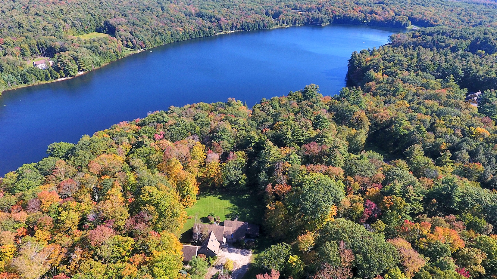 Waterfront on Windermere - The Berkshire Edge