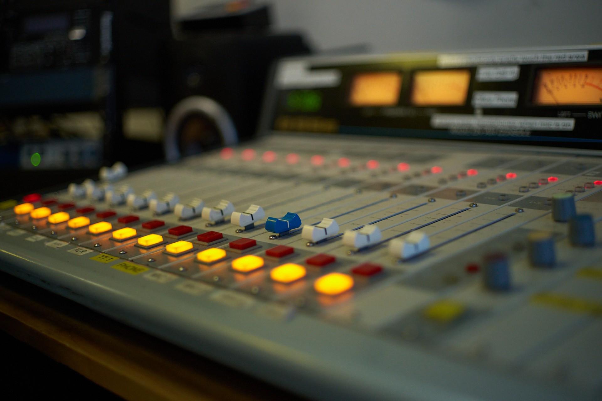 Keeping the sound from shutting down: Great Barrington radio station ...