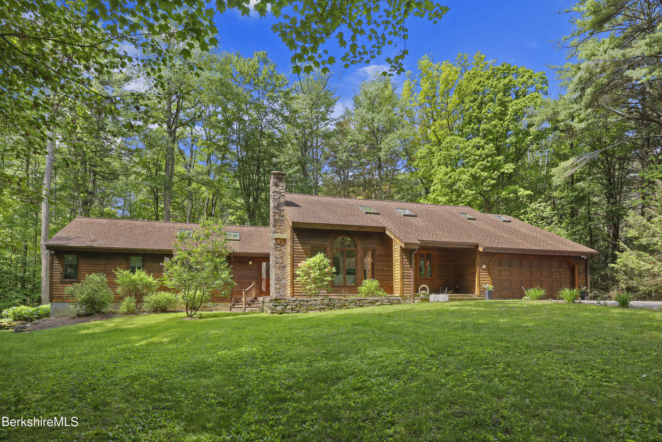 Well-maintained contemporary home designed for easy living - The ...