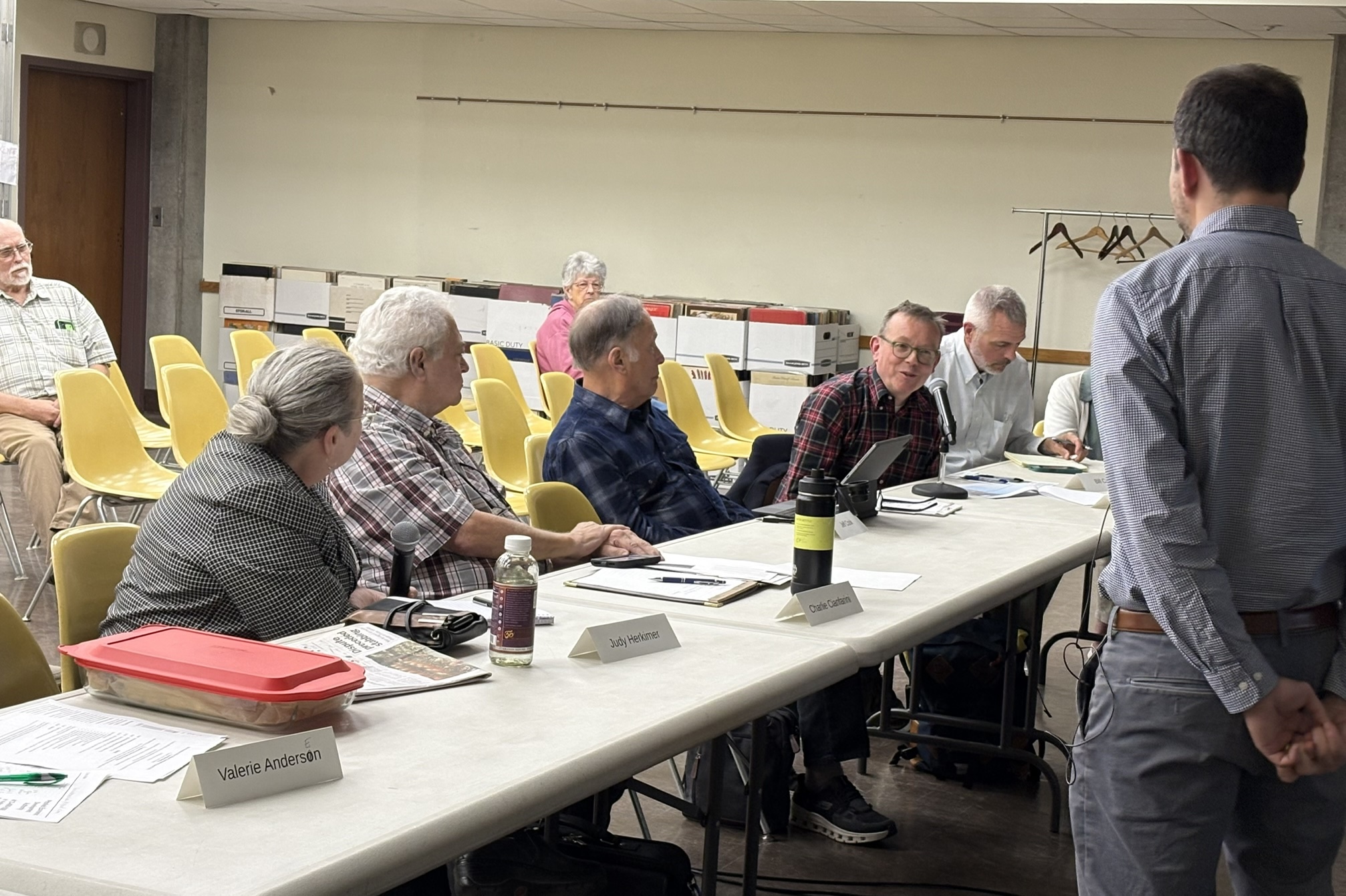 General Electric, EPA officials take the hot seat as citizen group ...